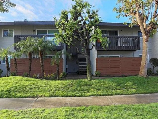 2 Br, 1 bath, Apartment 7042 Fenway Dr