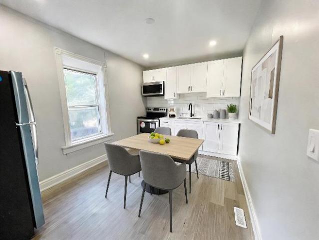 2 Br, 1 bath, Apartment 700 Wilson Street