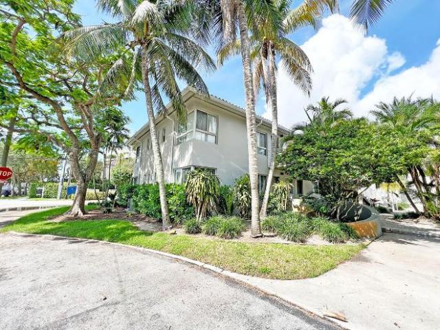 2 Br, 1 bath, Apartment 701 Northeast 16th Avenue