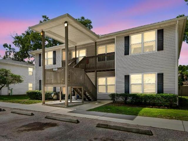 2 Br, 1 bath, Apartment 702 Meadowbrook Drive