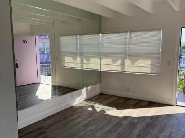 2 Br, 1 bath, Apartment 715 7th St