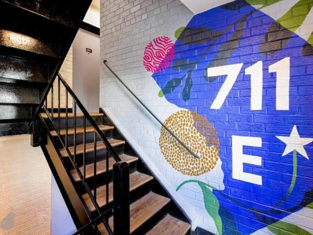 2 Br, 1 bath, Apartment 711 E St Se