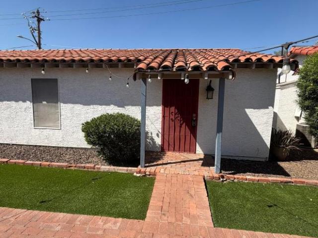 2 Br, 1 bath, Apartment 712 West Taylor Street