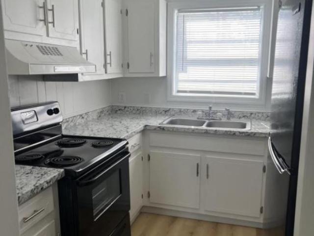 2 Br, 1 bath, Apartment 713 N Coffee Rd