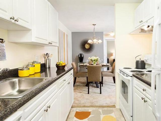 2 Br, 1 bath, Apartment 71 Messenger Street
