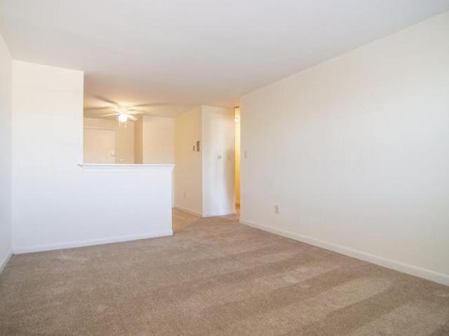 2 Br, 1 bath, Apartment 727 Princeton Blvd