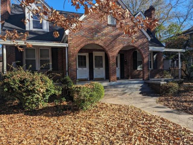 2 Br, 1 bath, Apartment 728 Woodrow St