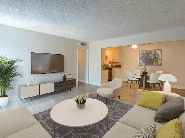 2 Br, 1 bath, Apartment 7301 E Florence Ave