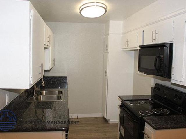 2 Br, 1 bath, Apartment 7301 E Florence Ave