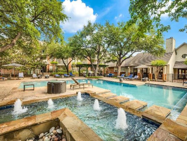 2 Br, 1 bath, Apartment 7440 La Vista Dr