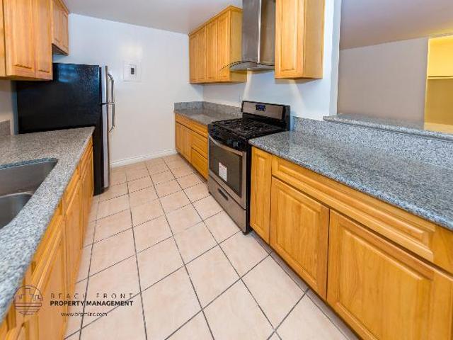 2 Br, 1 bath, Apartment 740 S St Andrews Pl
