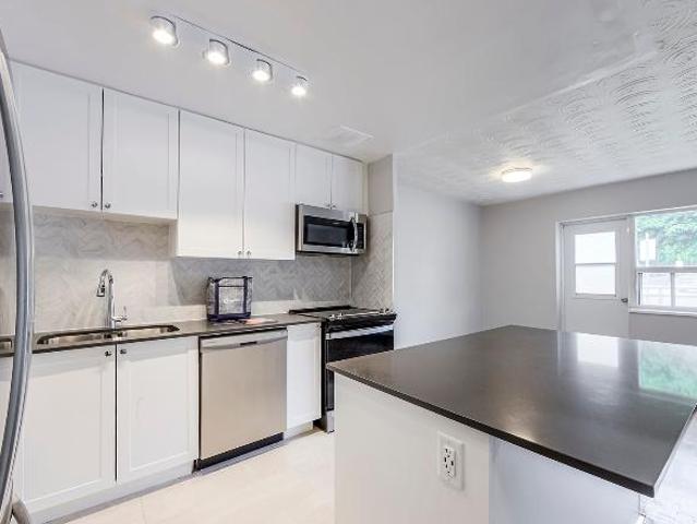 2 Br, 1 bath, Apartment 74 Curlew Drive