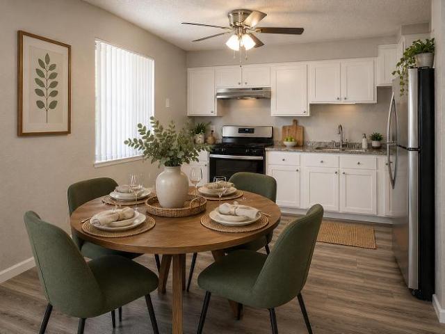 2 Br, 1 bath, Apartment 7640 Auburn Blvd