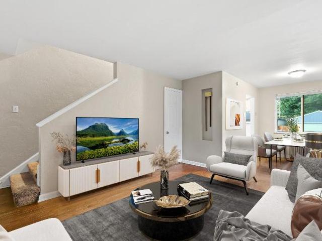2 Br, 1 bath, Apartment 764 4610 Cherry St