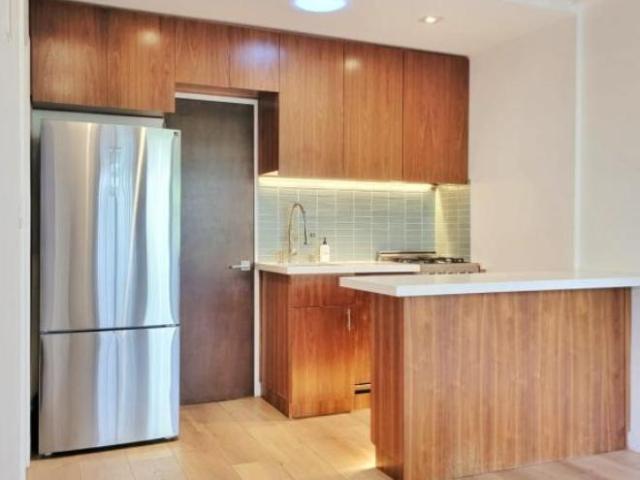 2 Br, 1 bath, Apartment 7620 Norton Ave