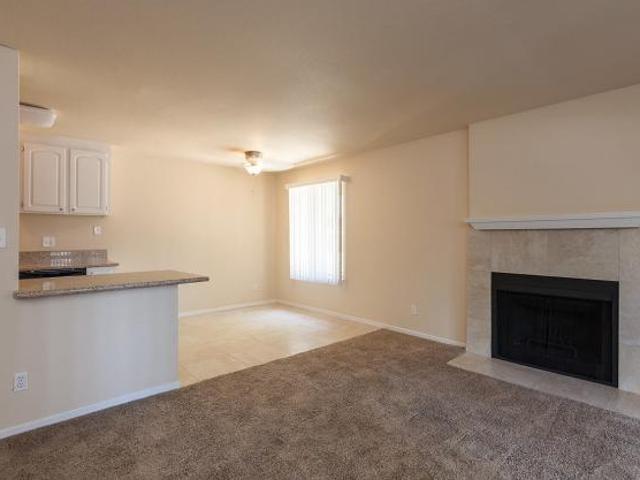 2 Br, 1 bath, Apartment 7625 N 1st St