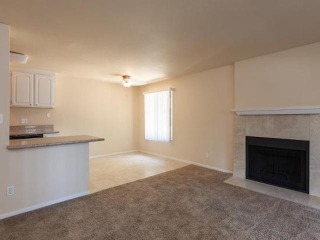 2 Br, 1 bath, Apartment 7625 N 1st St