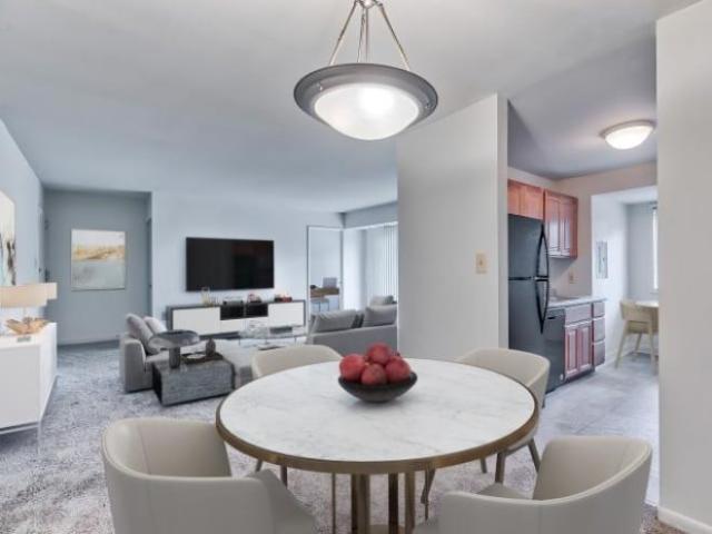 2 Br, 1 bath, Apartment 7847 Americana Circle