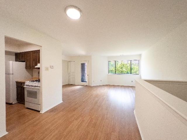 2 Br, 1 bath, Apartment 783 Court St