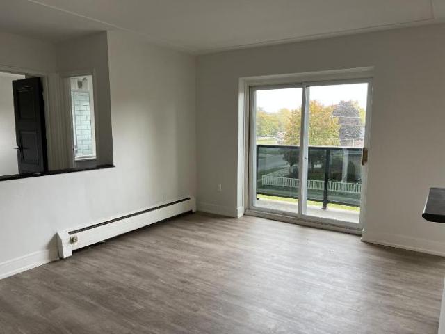 2 Br, 1 bath, Apartment 792 Hughson Street