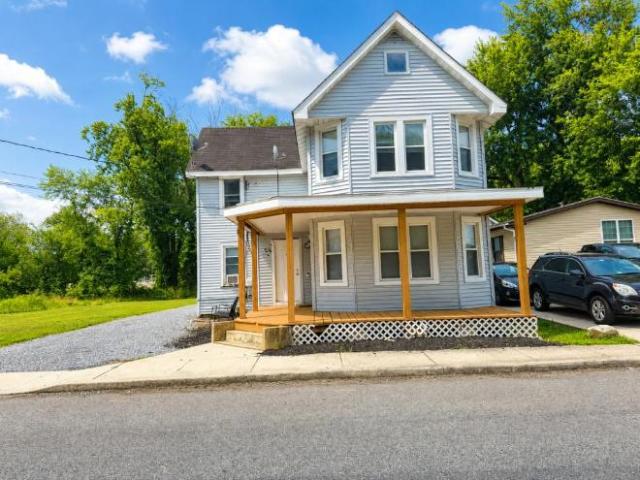 2 Br, 1 bath, Apartment 79 New St