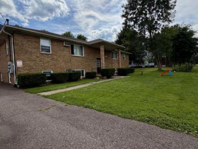 2 Br, 1 bath, Apartment 815 Moyer Ave