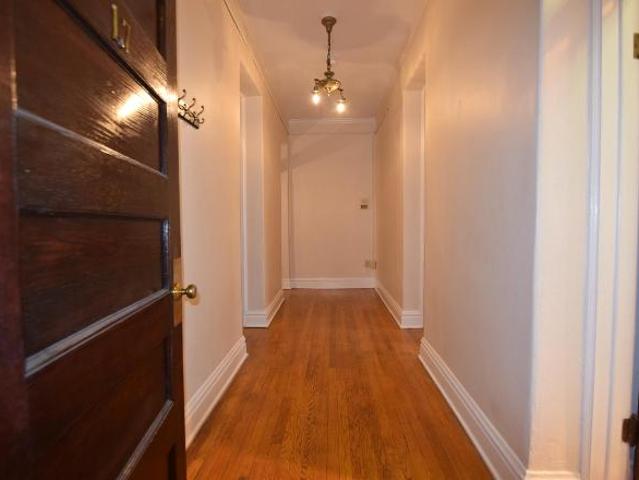 2 Br, 1 bath, Apartment 815 N High Street
