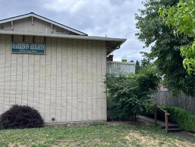 2 Br, 1 bath, Apartment 815 Harrison St