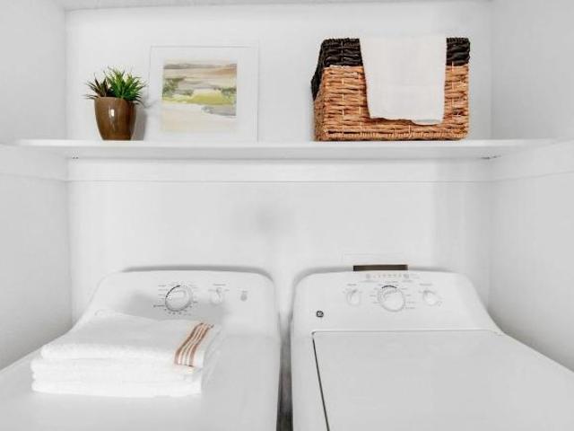 2 Br, 1 bath, Apartment 8330 N 19th Ave