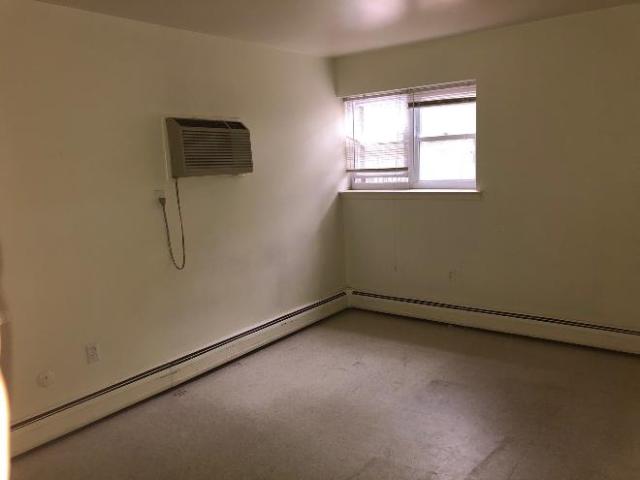 2 Br, 1 bath, Apartment 844 N 6th St