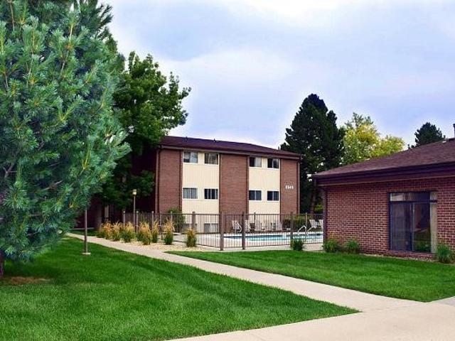 2 Br, 1 bath, Apartment 8555 West Dakota Avenue