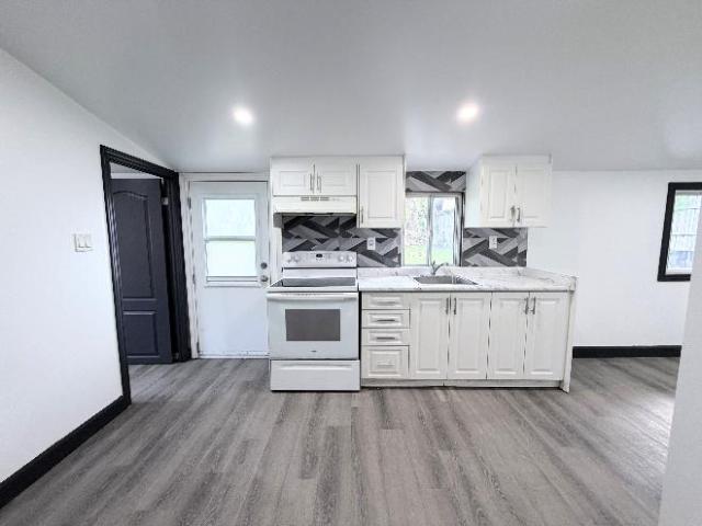 2 Br, 1 bath, Apartment 85 Mary St