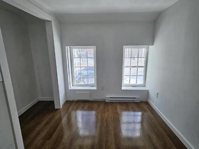 2 Br, 1 bath, Apartment 874 River Road