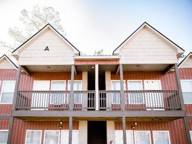 2 Br, 1 bath, Apartment 878 4th St SE