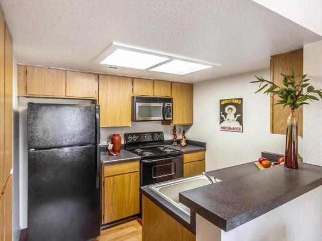 2 Br, 1 bath, Apartment 8851 N Oracle Rd