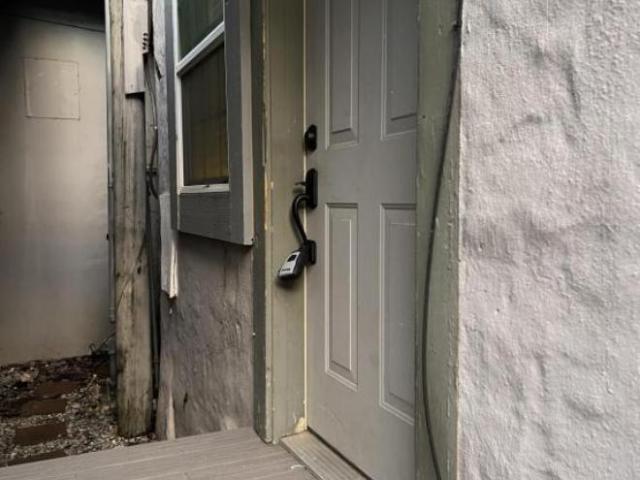 2 Br, 1 bath, Apartment 887 Reservoir Street