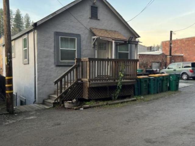 2 Br, 1 bath, Apartment 889 Reservoir Street
