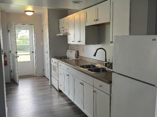 2 Br, 1 bath, Apartment 8 E 1st Avenue