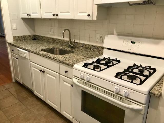 2 Br, 1 bath, Apartment 8 Mount Ida Street