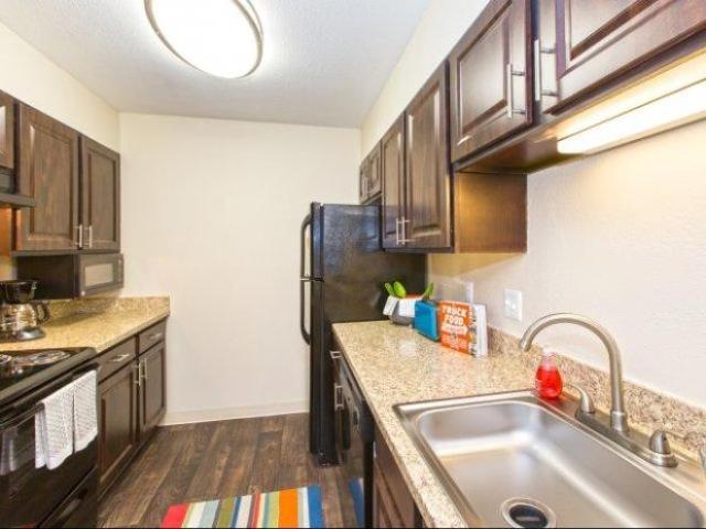 2 Br, 1 bath, Apartment 9052 Vance St