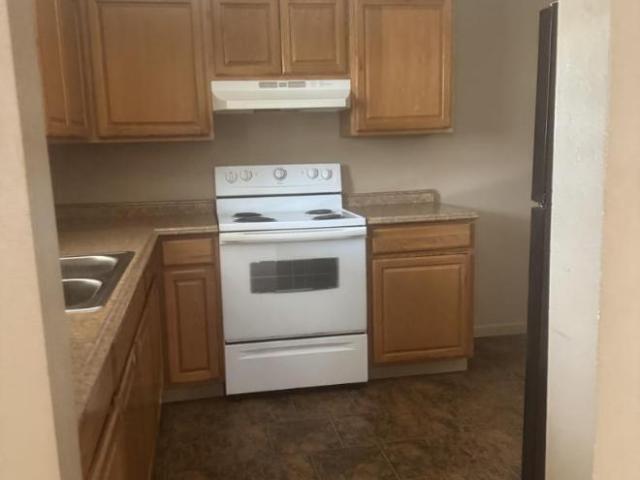 2 Br, 1 bath, Apartment 908 East 17th Avenue