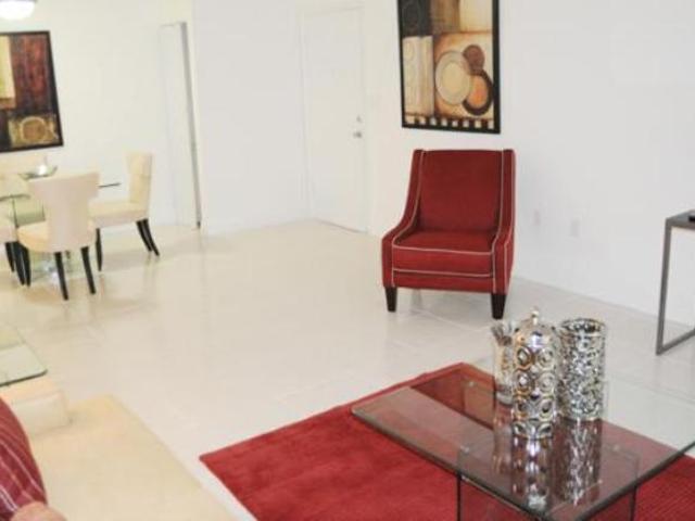 2 Br, 1 bath, Apartment 9000 SW 97th Avenue