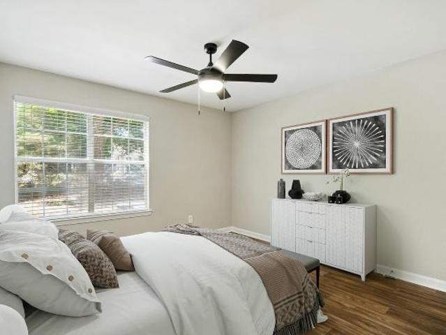 2 Br, 1 bath, Apartment 900 Meadow Glen Parkway