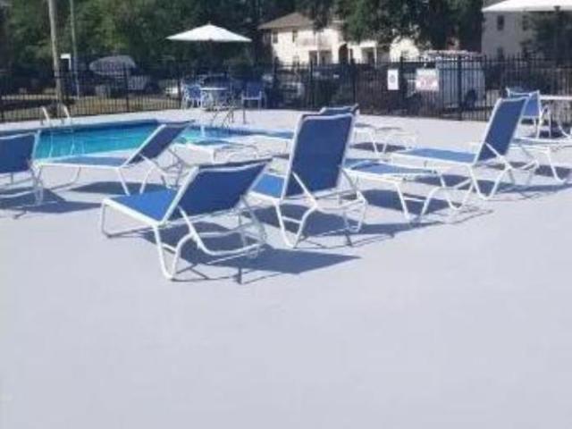 2 Br, 1 bath, Apartment 903 Kensington Dr