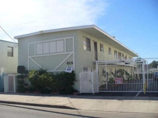 2 Br, 1 bath, Apartment 915 N Wilmington Blvd