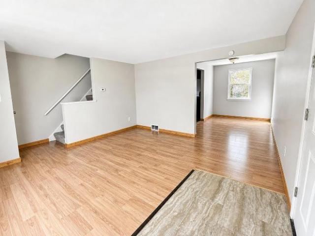 2 Br, 1 bath, Apartment 911 955 Sleepy Hollow Road