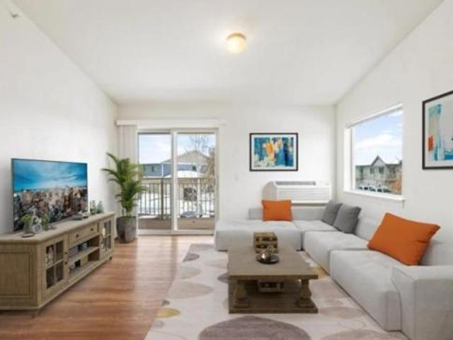 2 Br, 1 bath, Apartment 920 Malibu Way