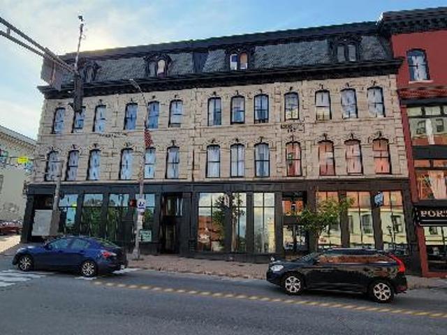 2 Br, 1 bath, Apartment 92 Columbia St