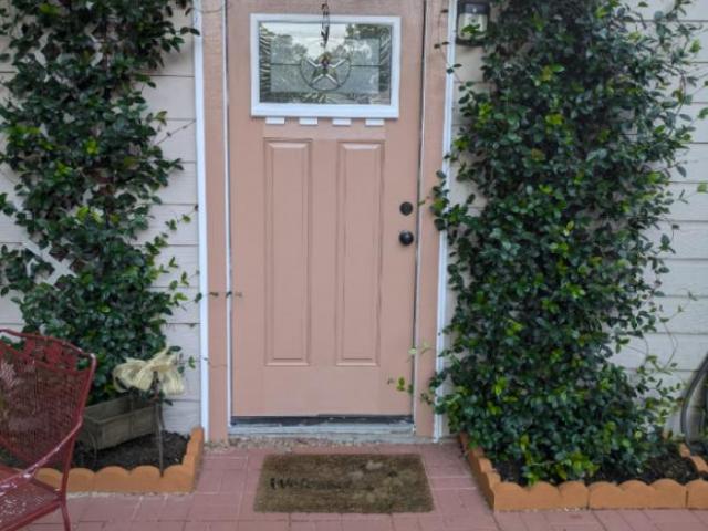 2 Br, 1 bath, Apartment 9335 Greens Rd