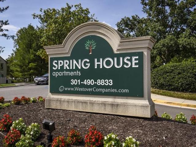2 Br, 1 bath, Apartment 9401 Spring House Ln
